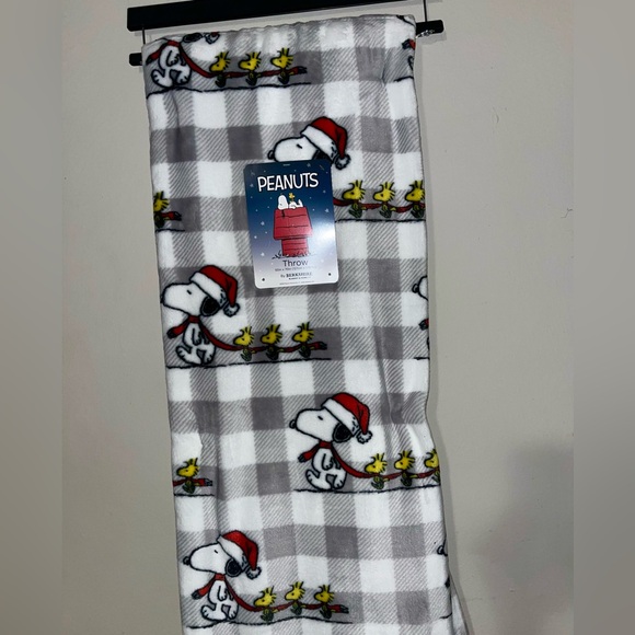 Bedding | Peanuts Snoopy Christmas White Blanket Throw Berkshire Plaid ...